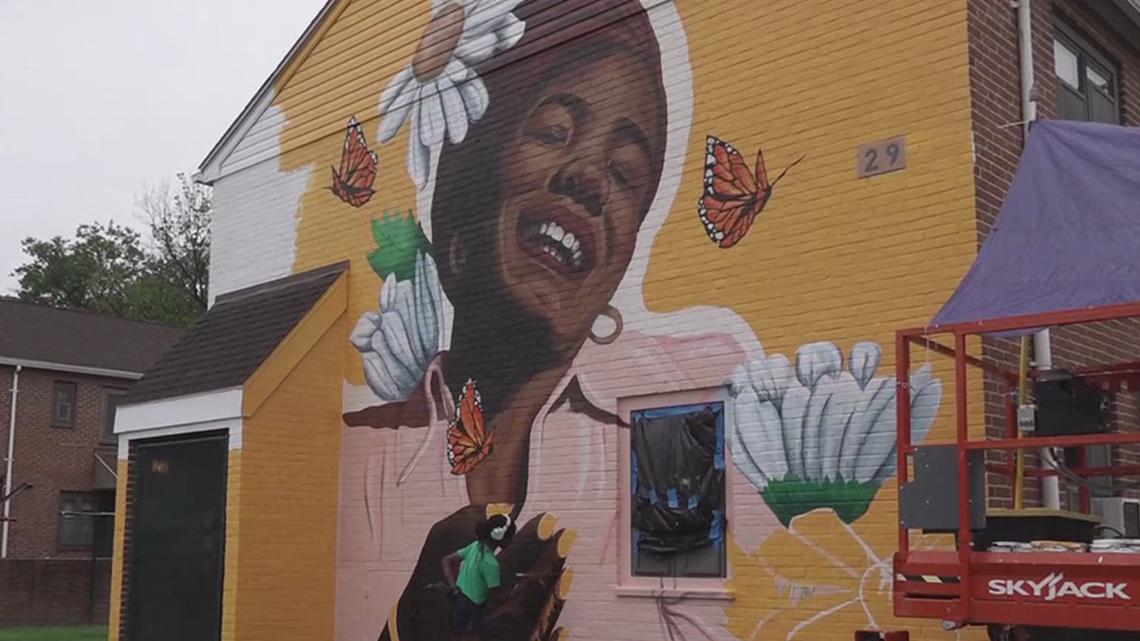Harrisburg artists inspire with vibrant murals at Hall Manor | fox43.com