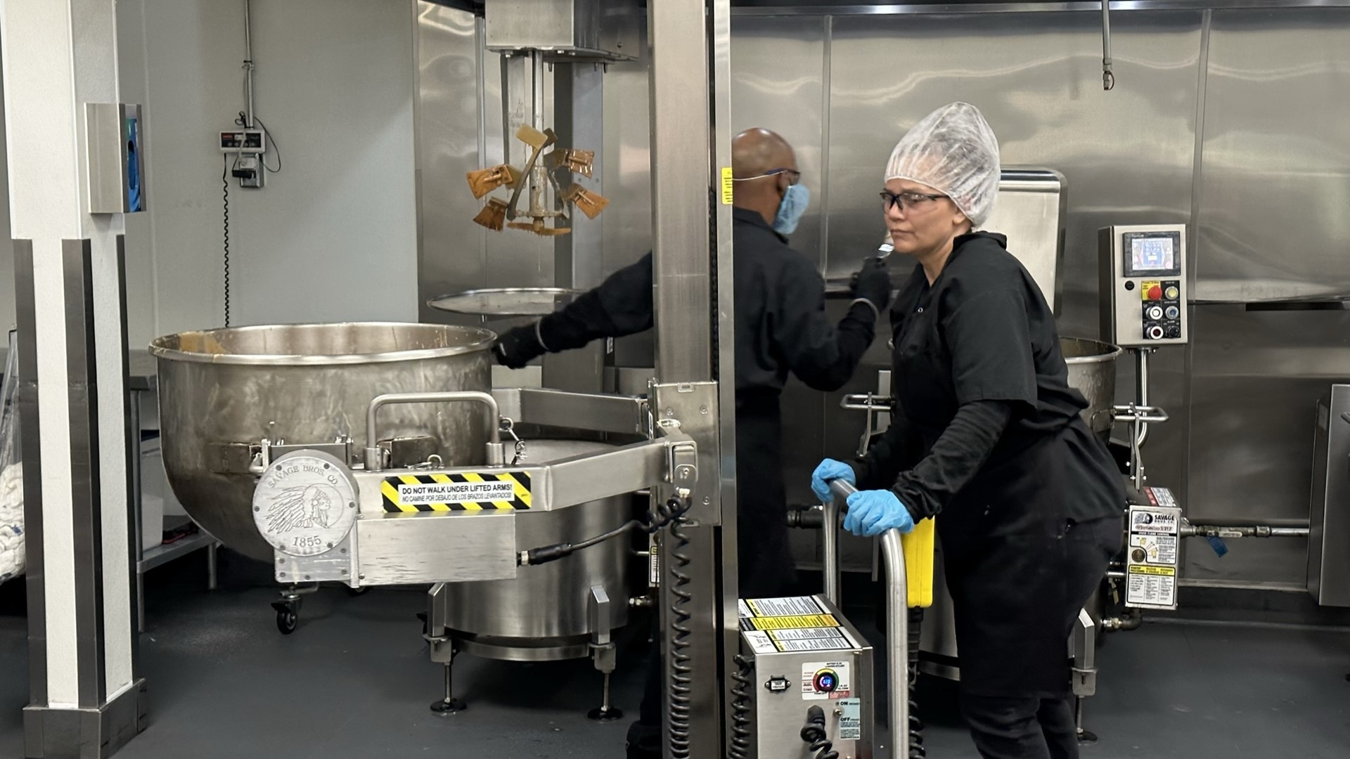 Candy clash takes center stage in Calder Cup Finals | fox43.com