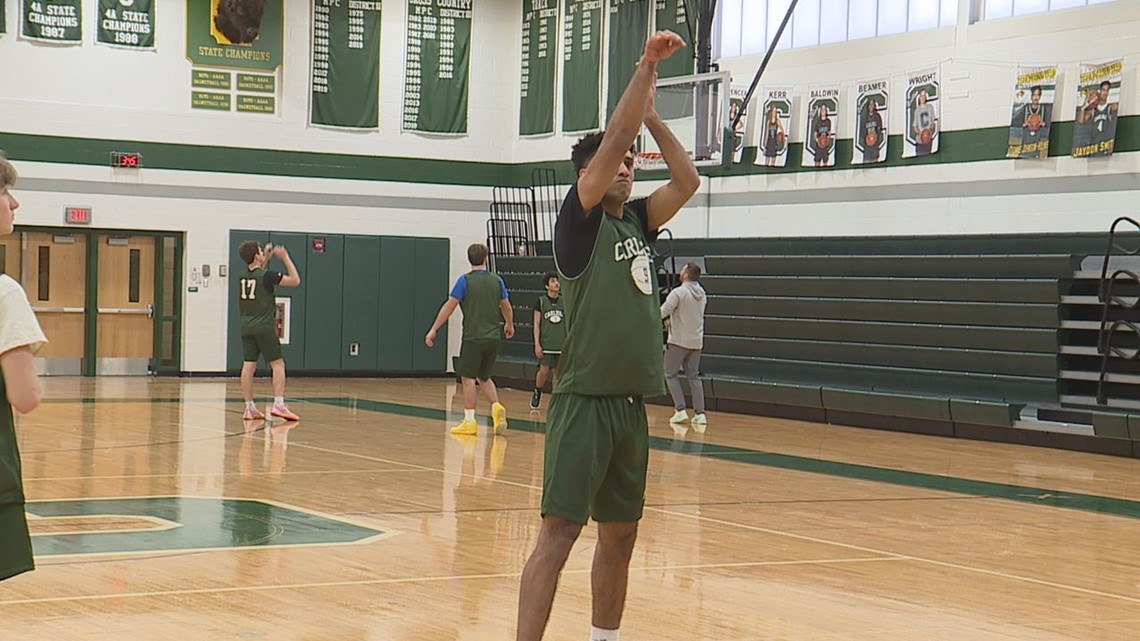 Carlisle's Jaydon Smith overcomes heart condition on the court | fox43.com