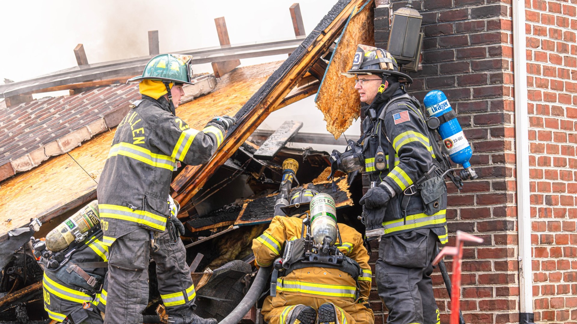 Firefighters injured battling fire | fox43.com