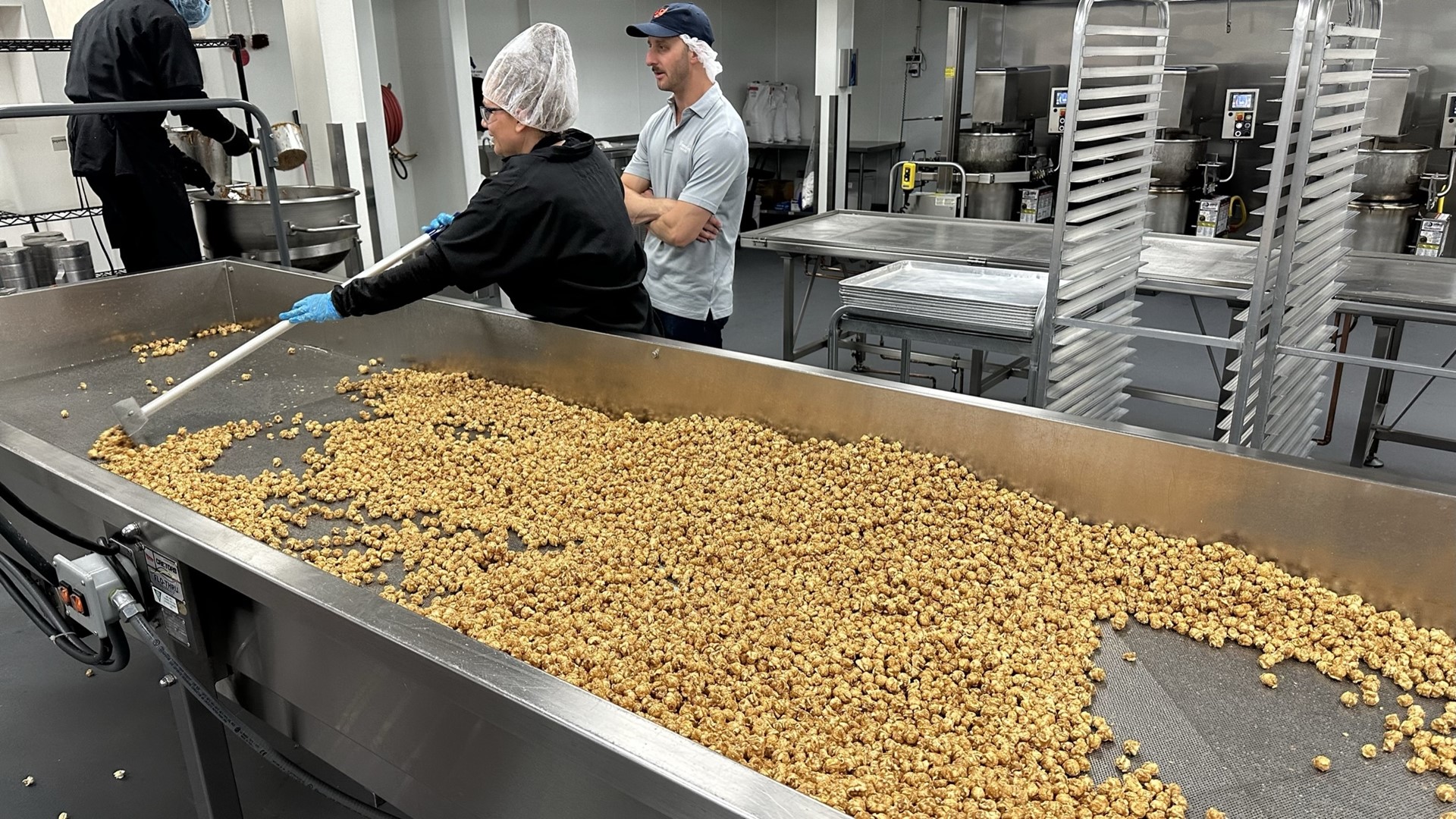 Candy clash takes center stage in Calder Cup Finals | fox43.com