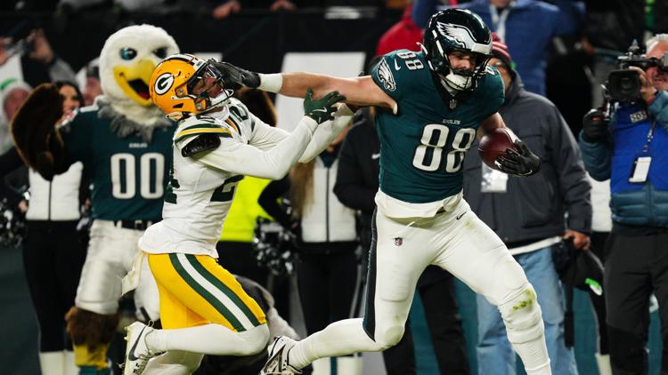 Dallas Goedert restructures contract to stay with Eagles | wnep.com