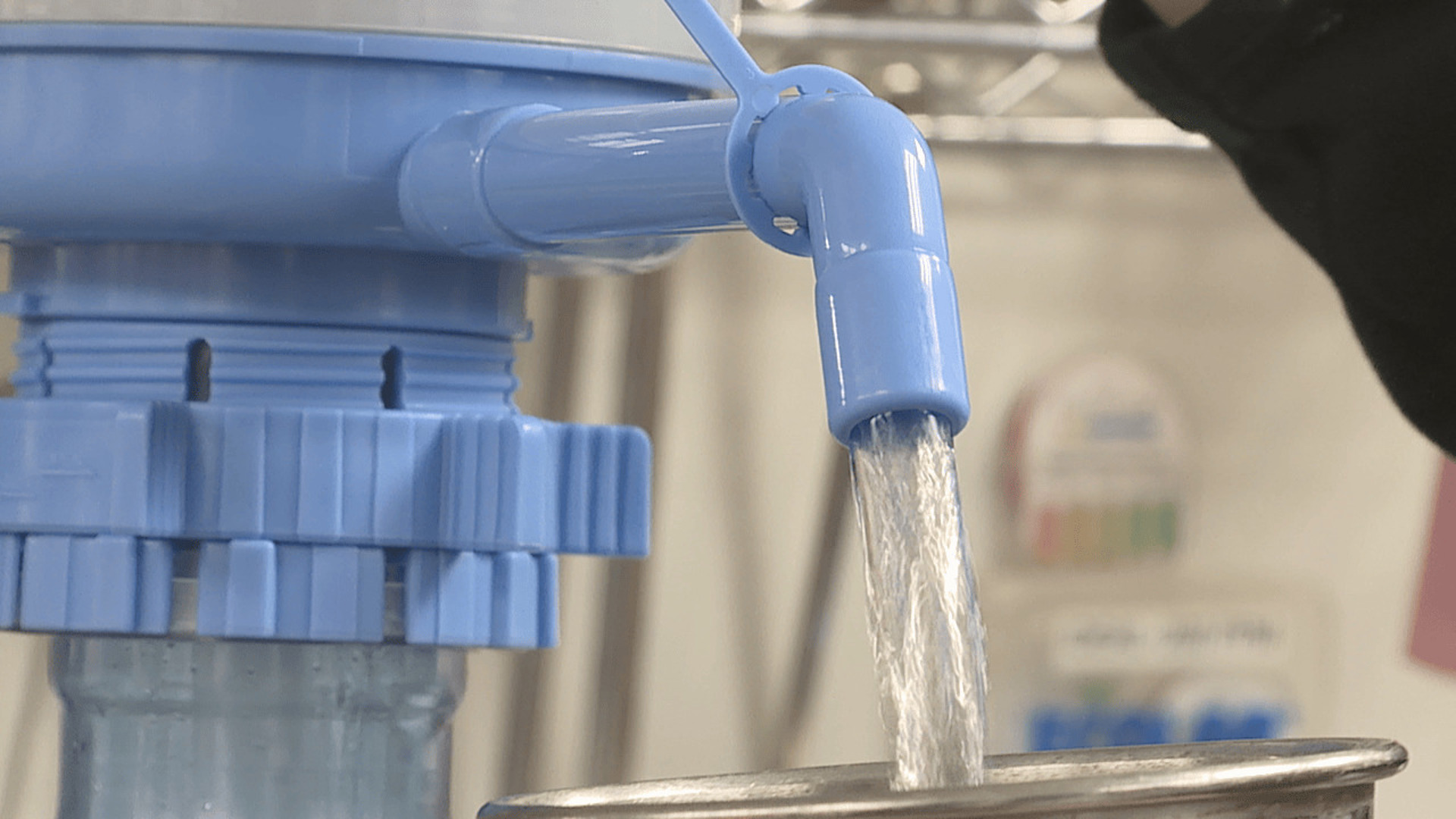 Lancaster County water main break brings businesses together | fox43.com