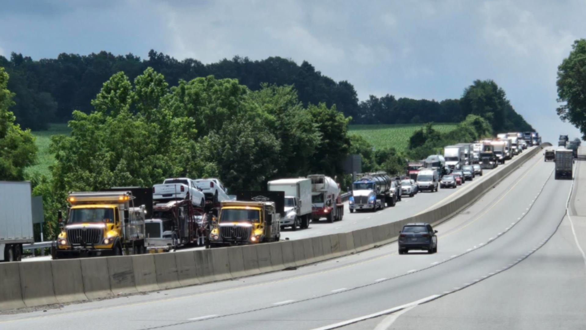 Crash closes I-83 North in southern York County, roads now open | fox43.com