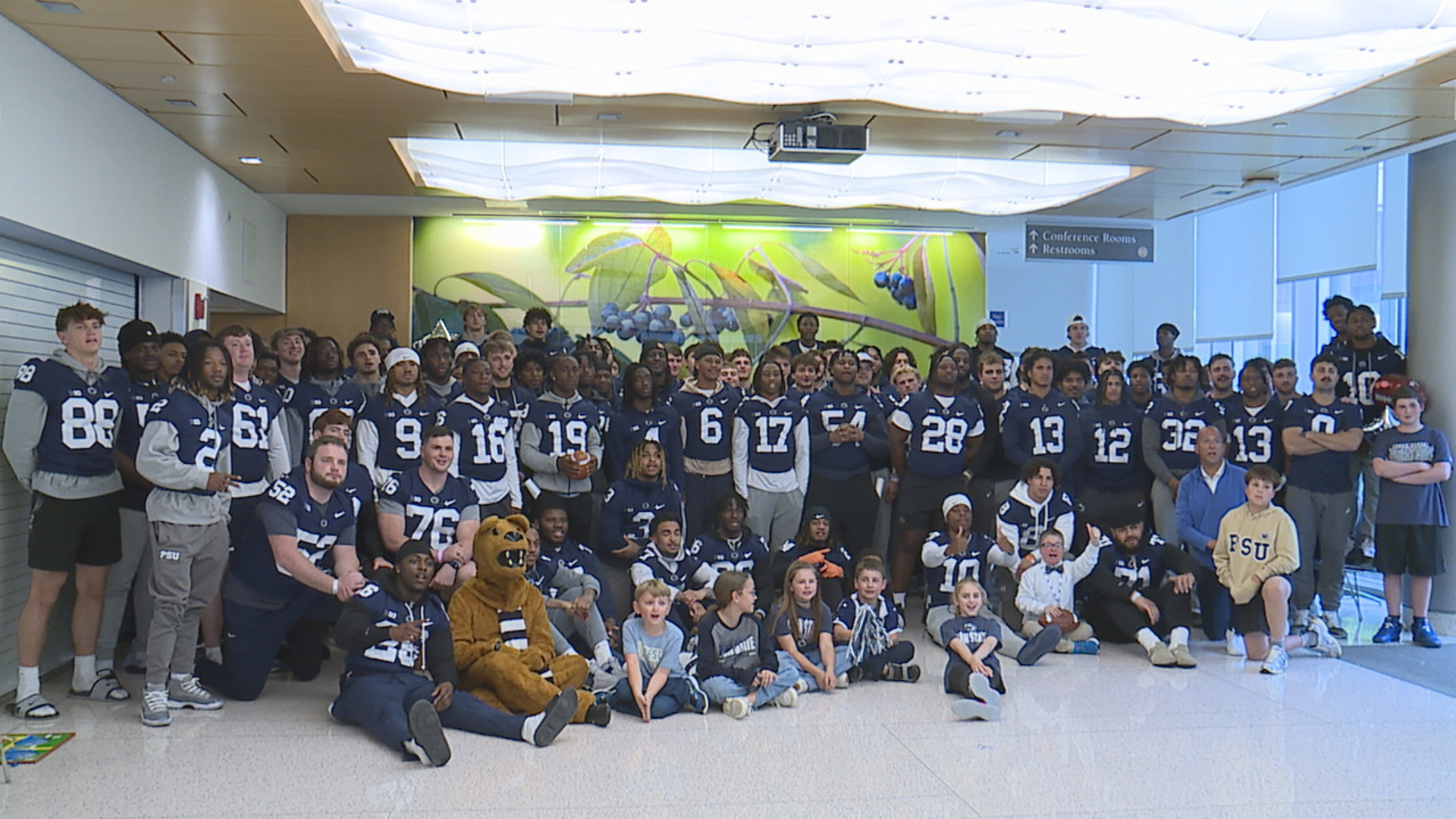 Penn State players bond with kids at children's hospital | fox43.com