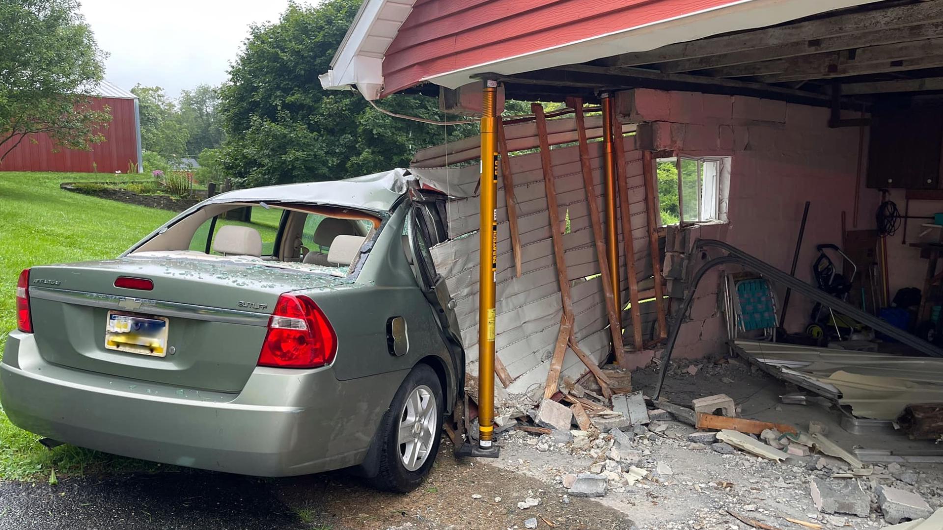 Car crash damages York County building | fox43.com