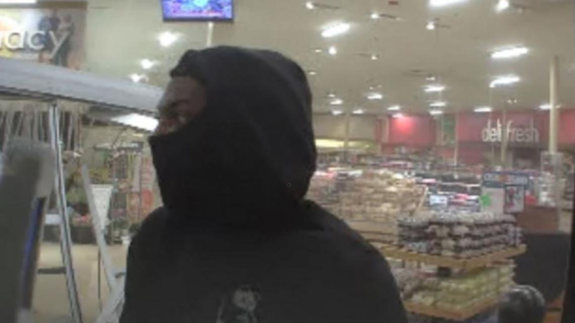 Thieves crash into Weis Markets store, steal ATM in York County | fox43.com