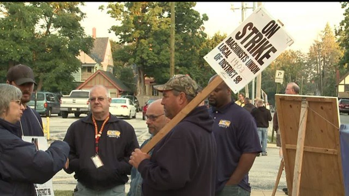 PCC workers remain on strike while gaining support from other labor ...