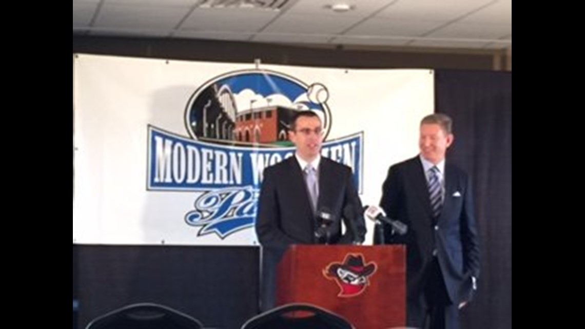 Iowa lawmaker suits up as co-owner for the River Bandits | wqad.com