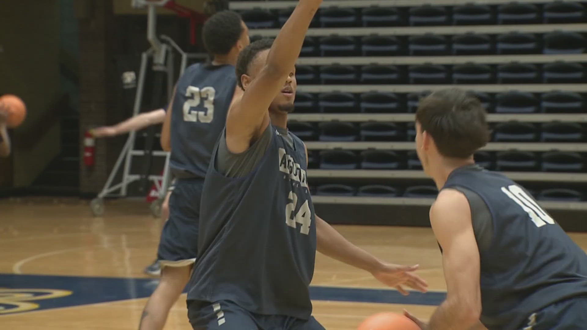 Augustana basketball looks ahead to upcoming season | wqad.com