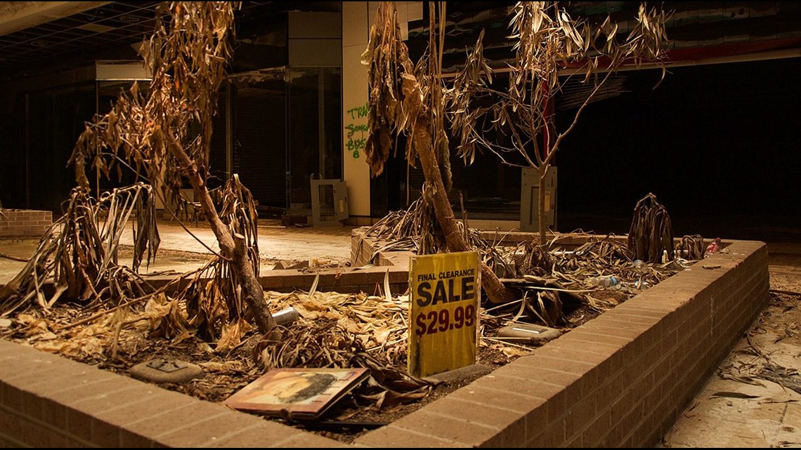 Photographer shares images of America’s ‘creepiest’ abandoned mall ...