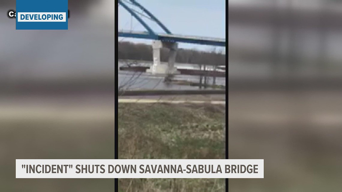 Savanna-Sabula Bridge closed for hours after barge hits structure ...