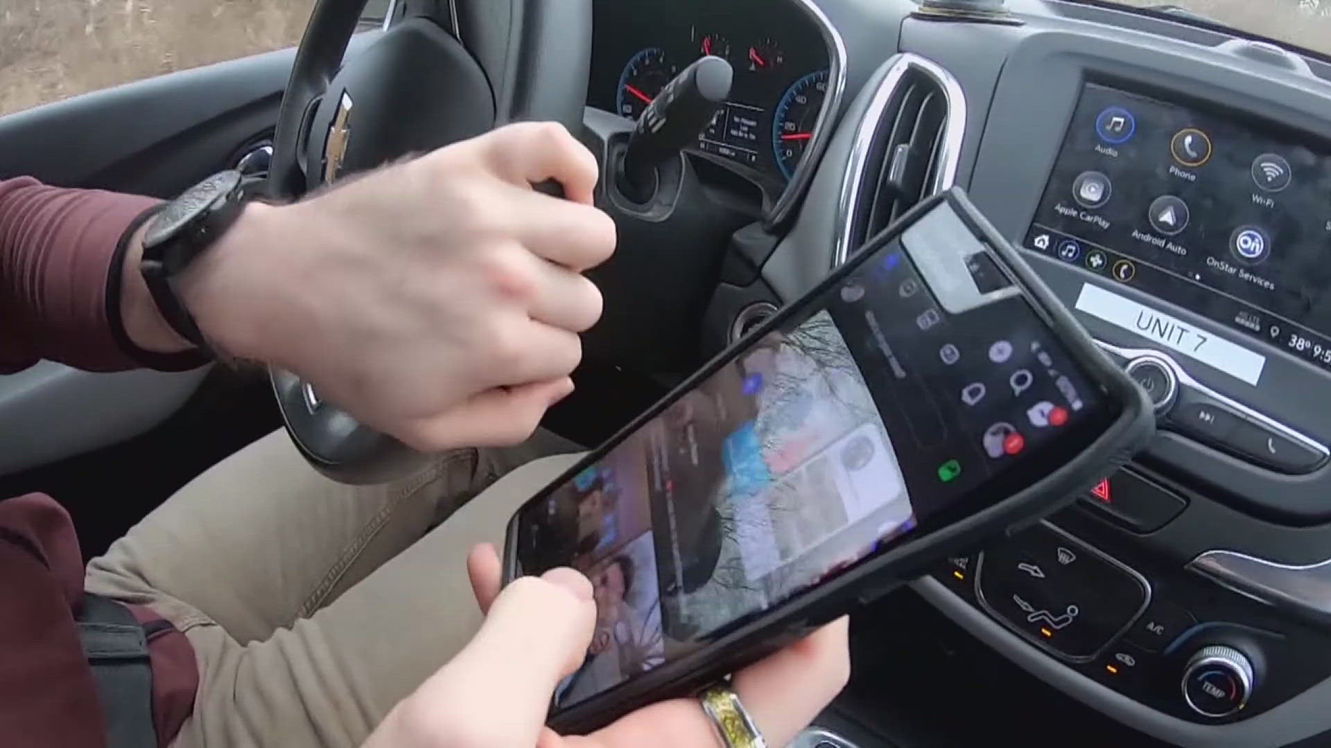 Iowa hands-free driving law takes effect July 1 | wqad.com