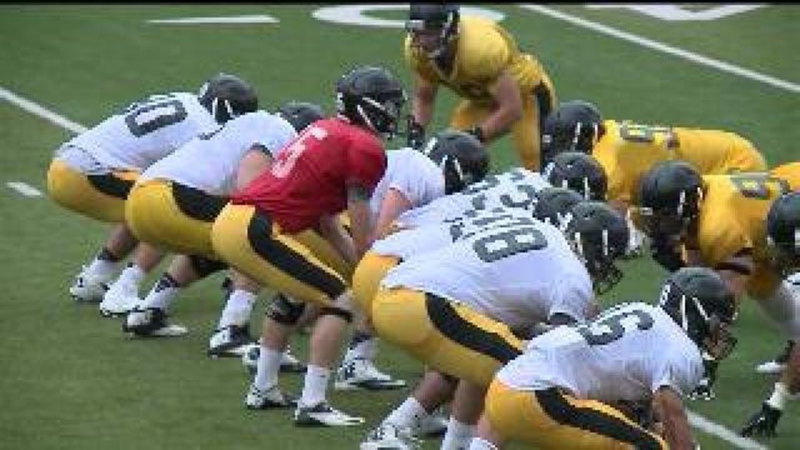 Iowa Hawkeyes play for the kids | wqad.com