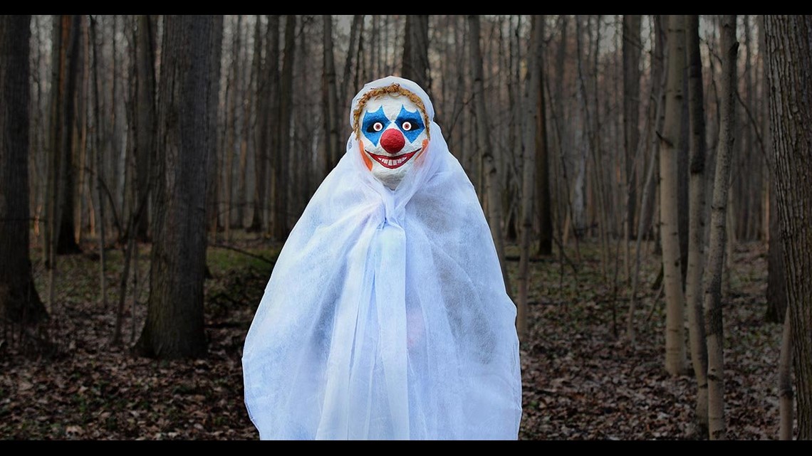 Kids say at least two clowns chased them from Georgia bus stop | wqad.com
