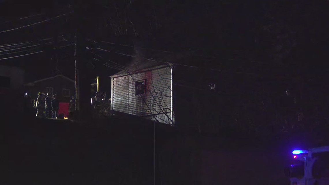 Crews battle garage fire in Silvis on Monday night | wqad.com