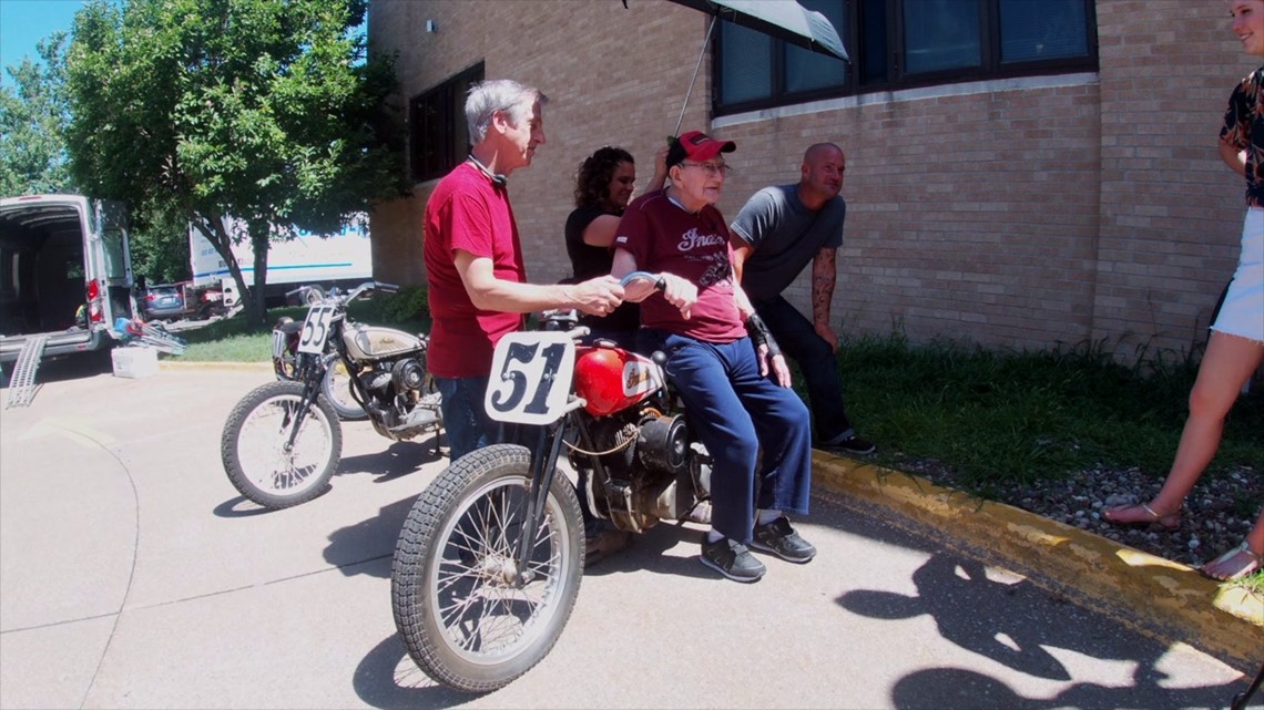 97-year-old motorcycle racing legend reunites with his bike for the ...