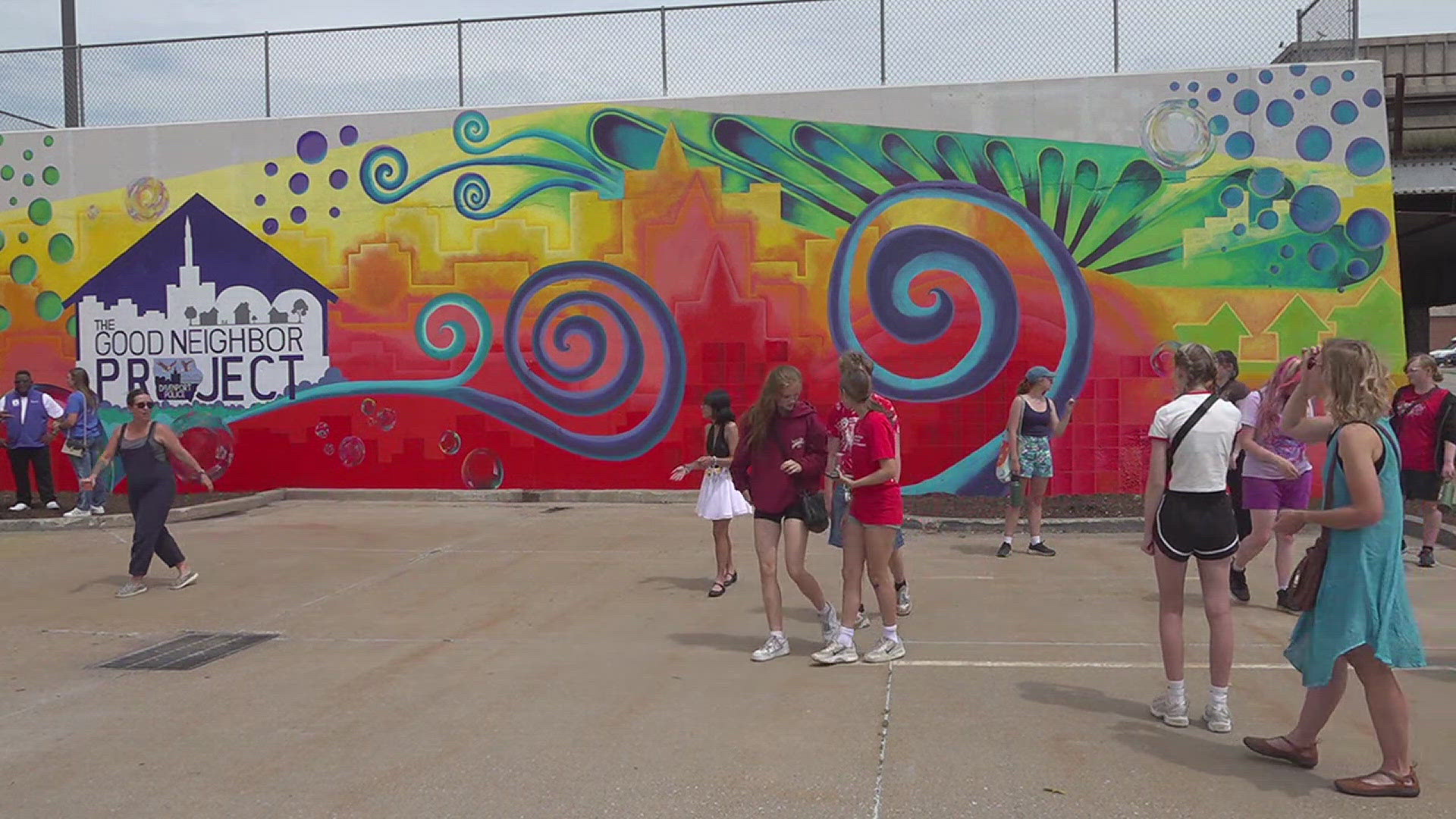 Davenport unveils downtown community-painted mural at police station ...