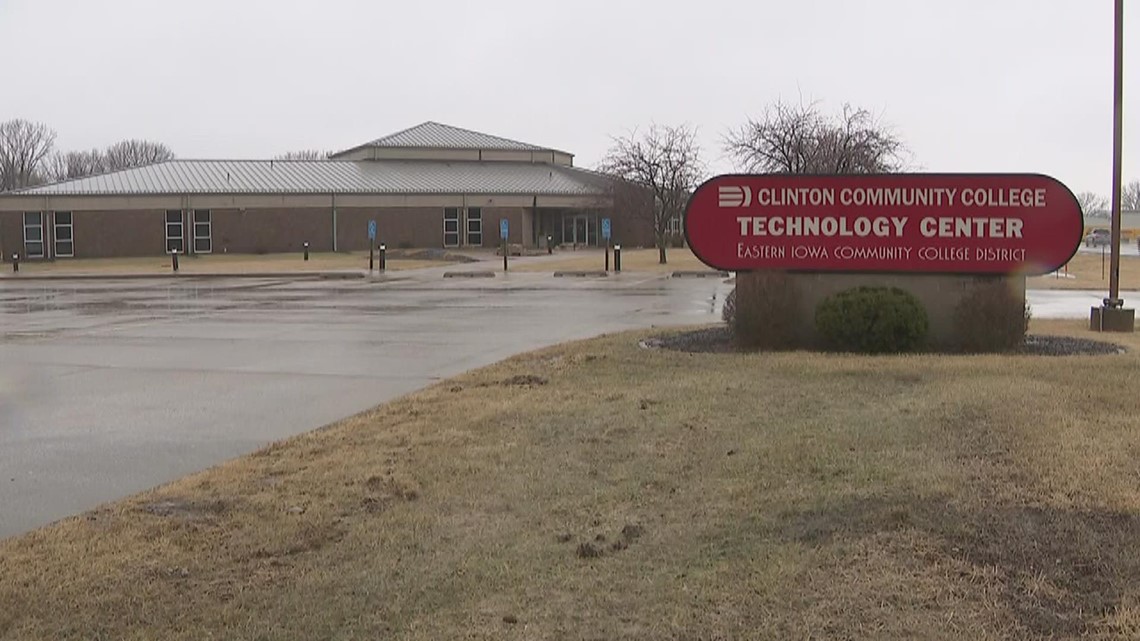 Metallica awards $100K grant to Clinton Community College | wqad.com