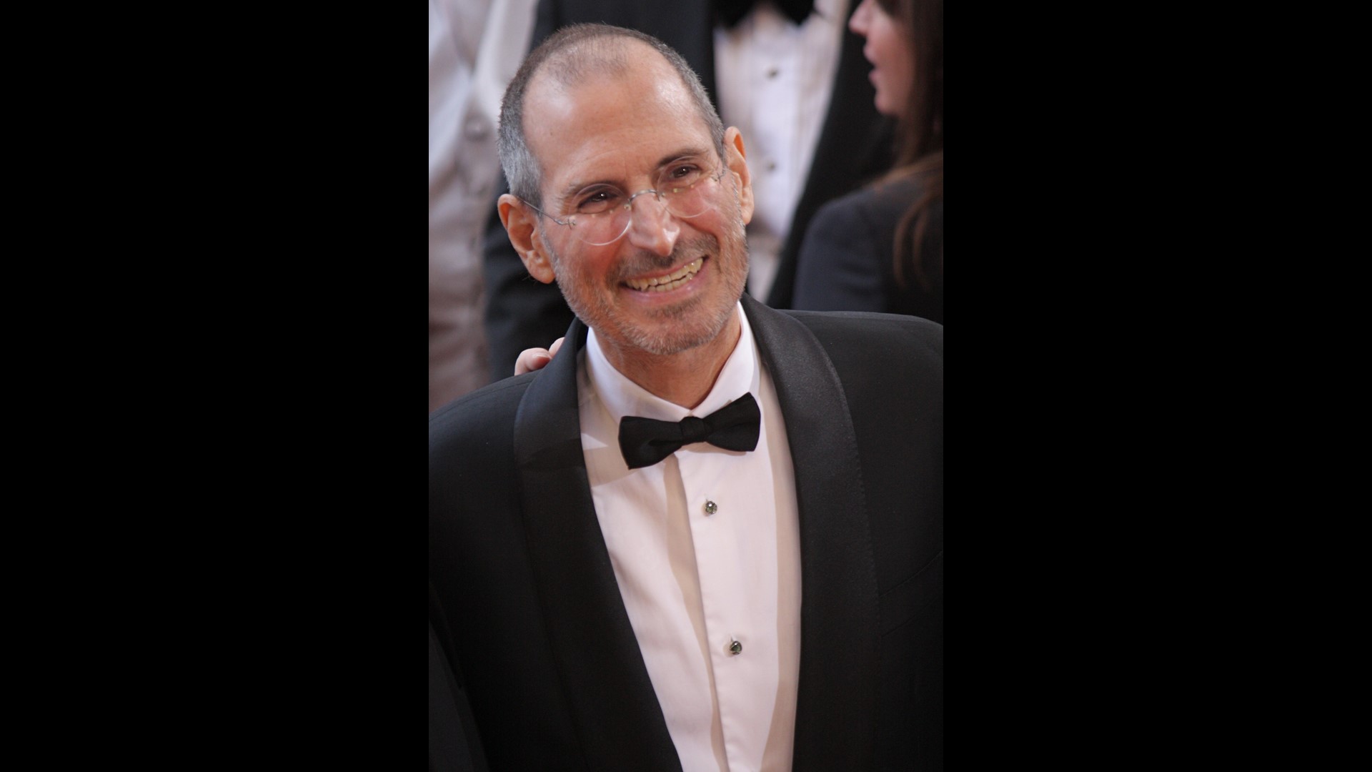 10 best emails by Steve Jobs | wqad.com
