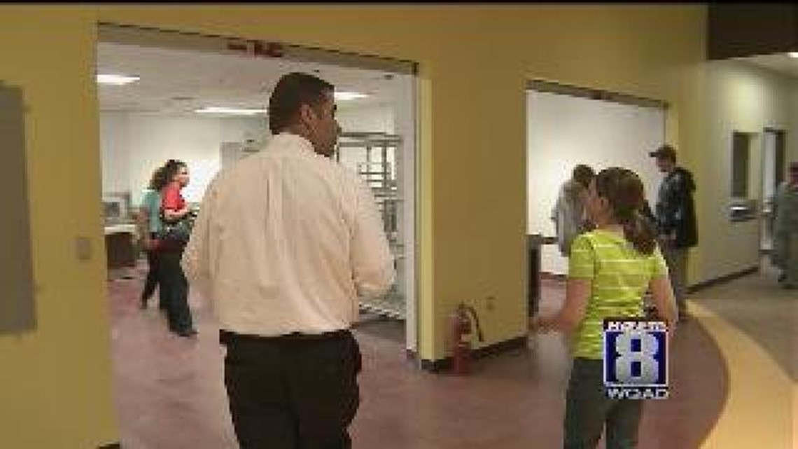 Silvis celebrates progress on new junior high school | wqad.com