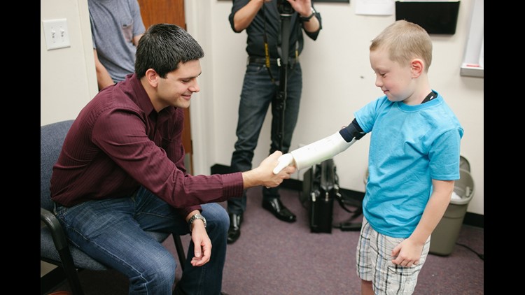 College kids make robotic arms for children without real ones | wqad.com