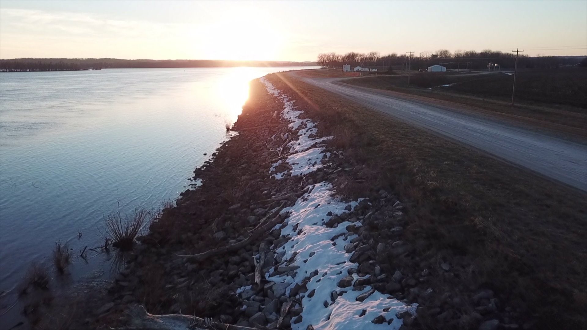 New levee plan to lower flood risk, raises concerns | wqad.com
