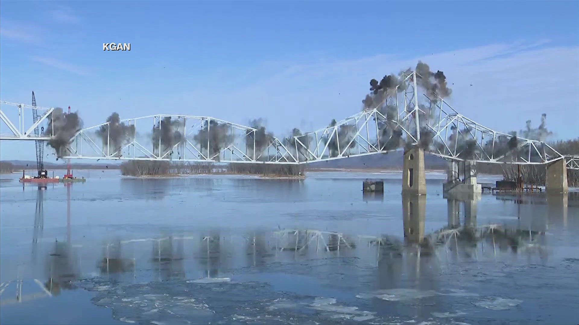 WATCH: Implosion of Mississippi River bridge in Lansing, Iowa | wqad.com