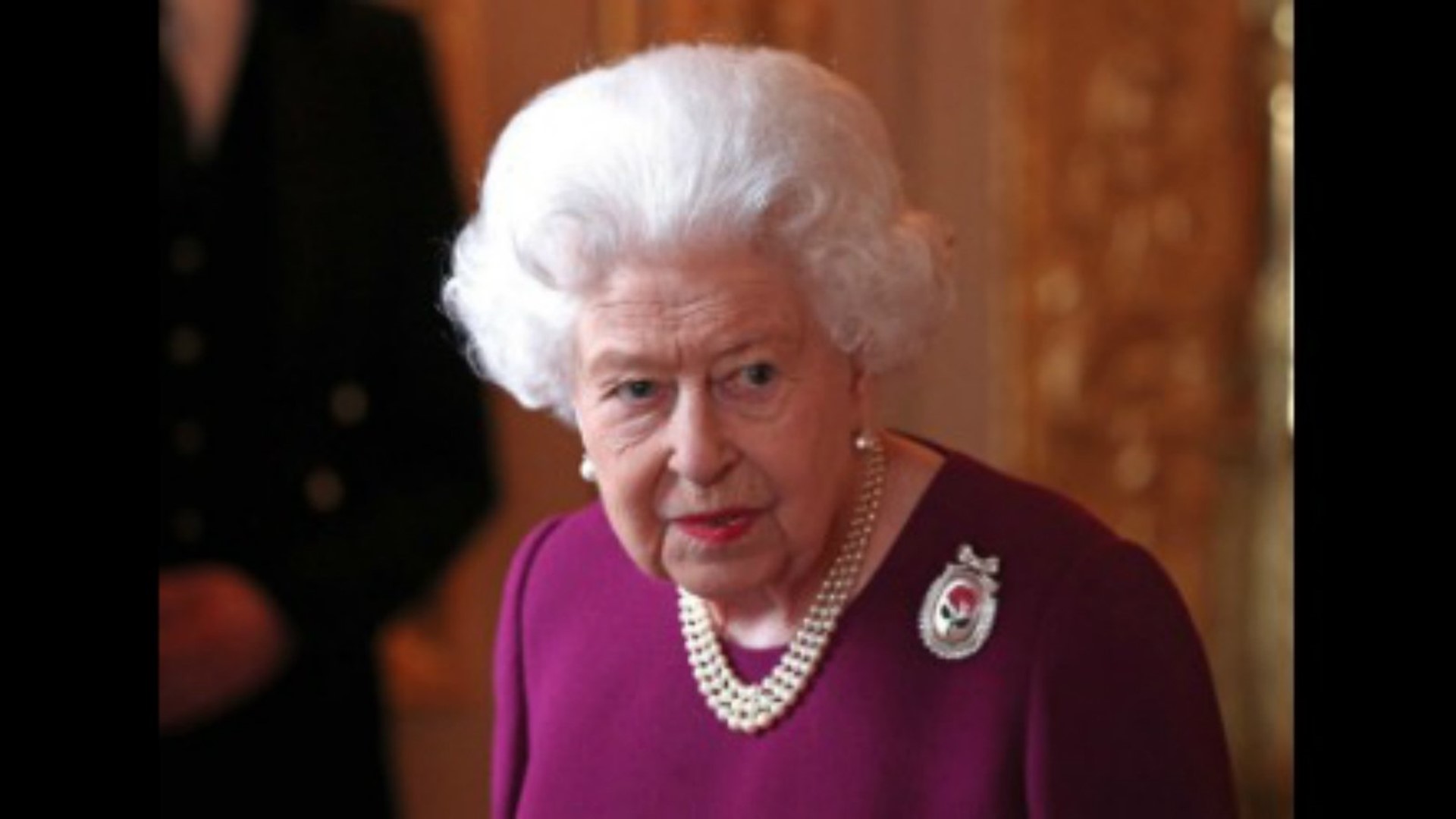 The Queen is hiring a social media manager | wqad.com