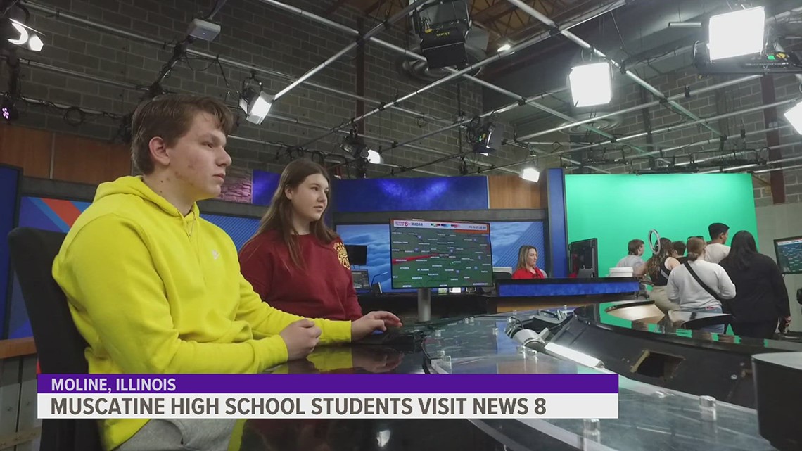 Muscatine High School students tour WQAD studio | wqad.com