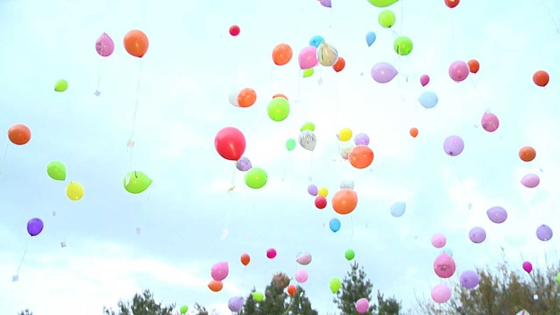Family, Friends Release Balloons For Morgan Lamp | wqad.com