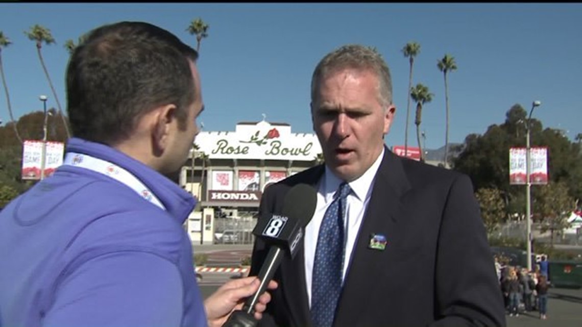 Matt Randazzo talks 1-on-1 with Hawkeyes Legend Chuck Long | wqad.com