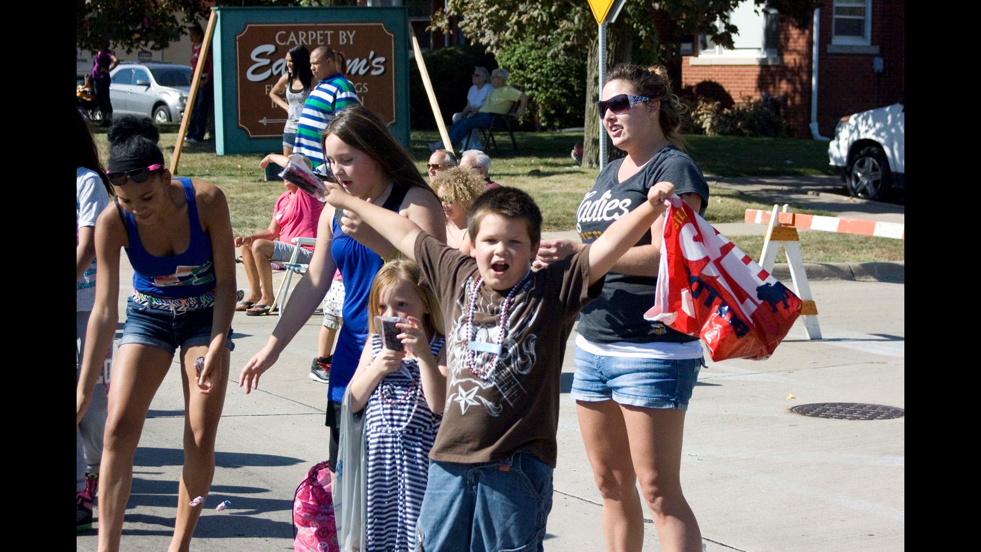Photos: Moline Homecoming Parade 2013 – Part 1/2 | wqad.com