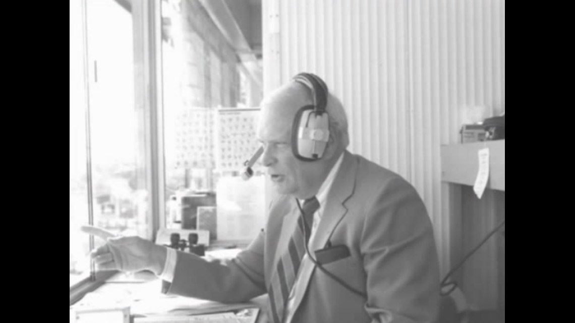 Longtime Iowa sportscaster Bob Brooks dies at age 89 | wqad.com