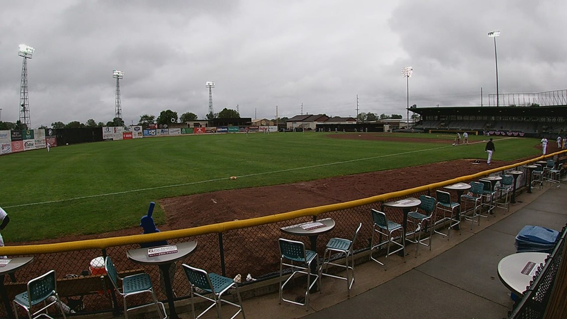 Baseball makes comeback for Burlington and Clinton teams | wqad.com