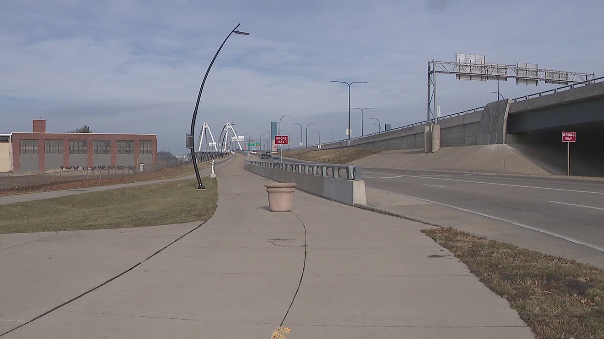 City of Moline votes on I-74 pedestrian path upgrades following 2022 ...