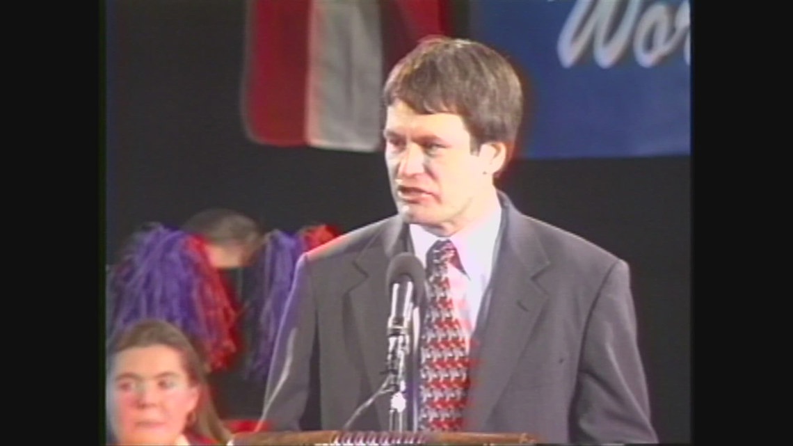 Former congressman Rep. Lane Evans has section of I-74 named after him ...