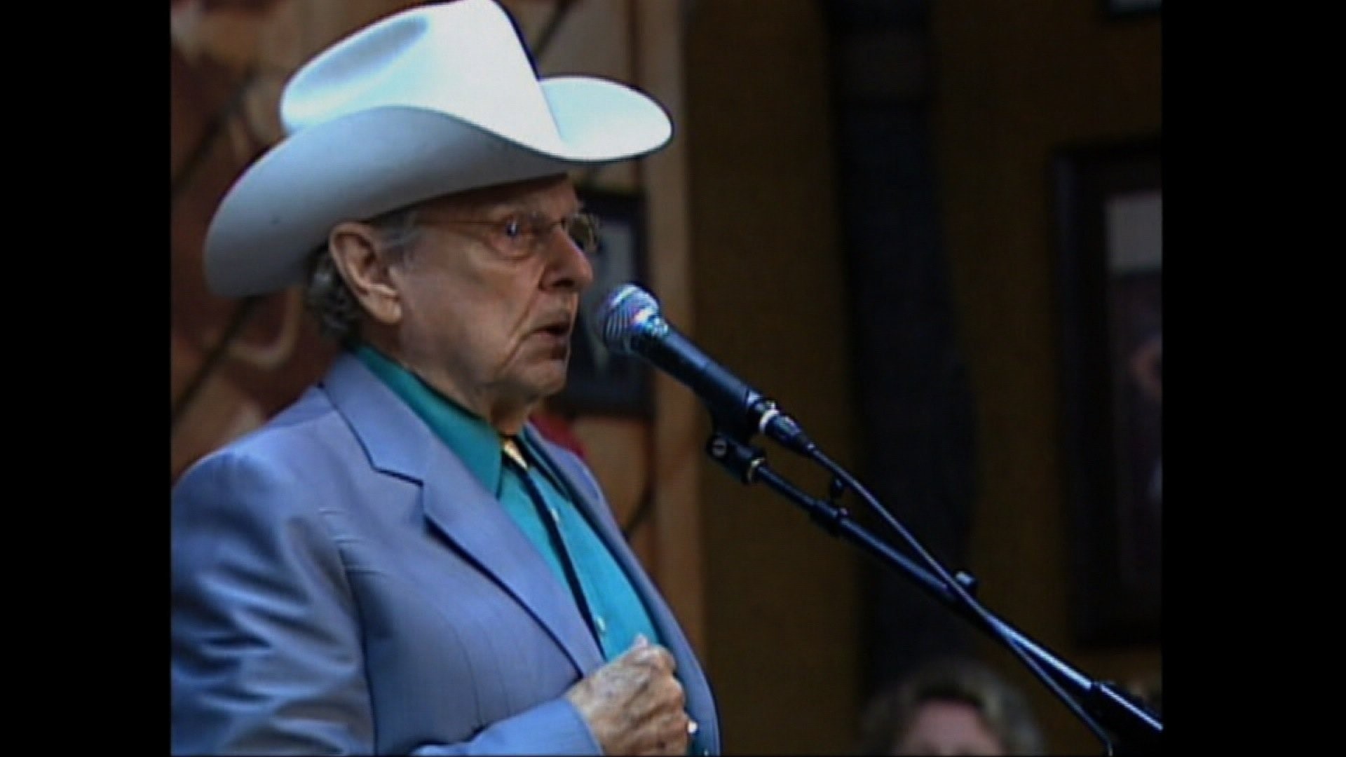 Ralph Stanley, bluegrass music legend, dies at 89 | wqad.com