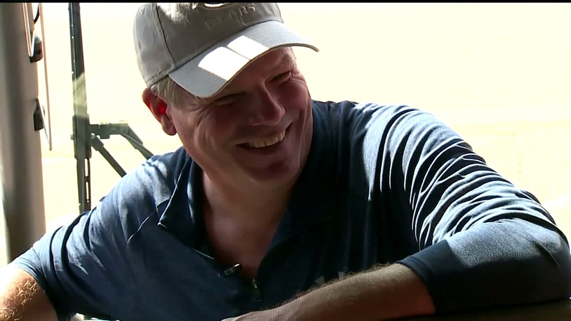 Officer Mark Dallas gets royal send off to Chicago as honorary football ...
