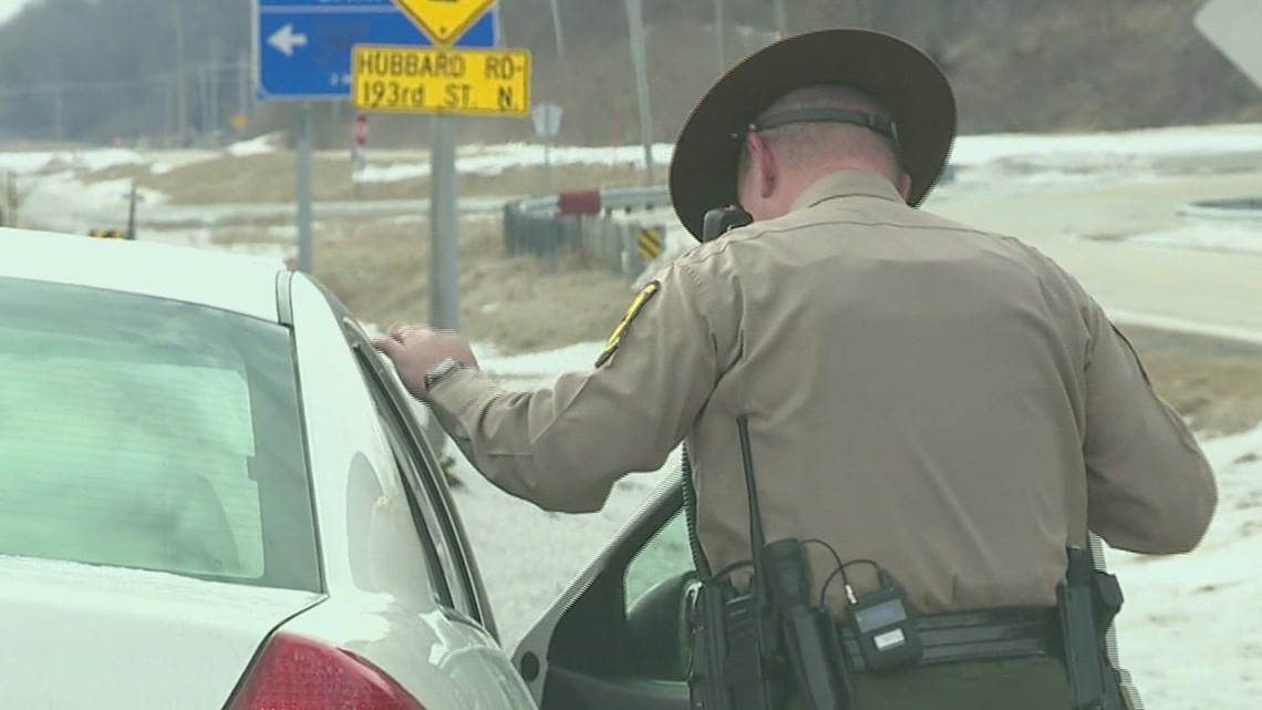 IL hiring largest number of troopers amid policing challenges | wqad.com