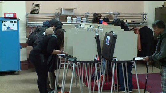 New Chicago ID card created for undocumented immigrants to be accepted ...