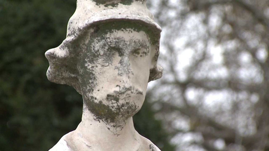 Crumbling Civil War statue moved until further notice | wqad.com