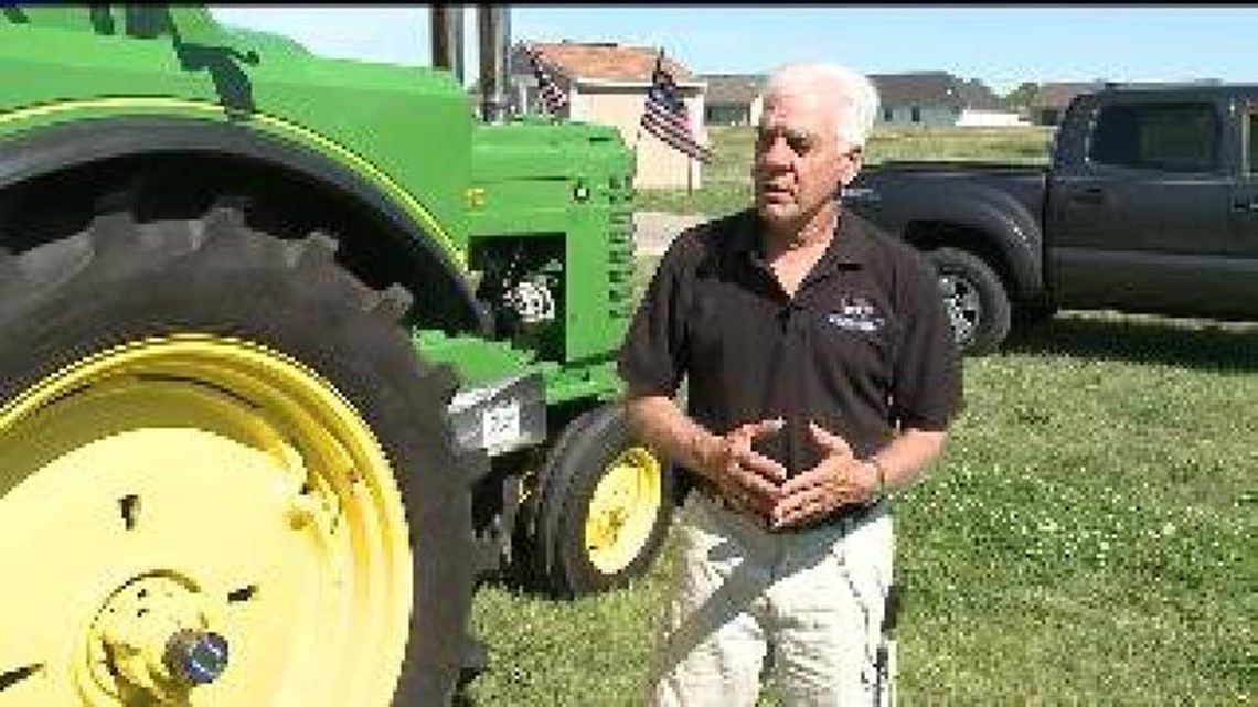 Man to raise $1 million by driving John Deere tractor coast-to-coast ...