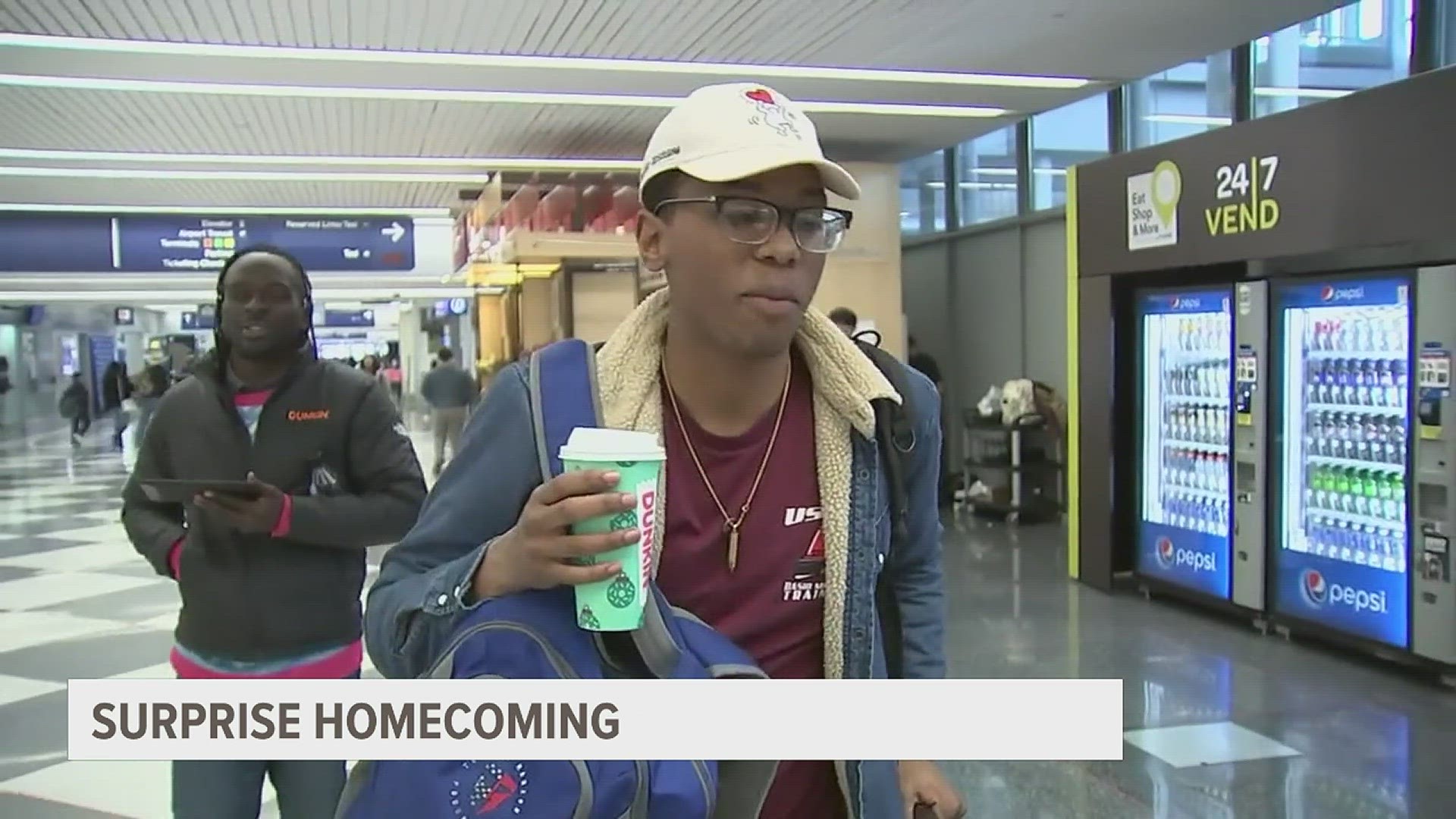 Air Force soldier surprises family with a little help from the Chicago ...