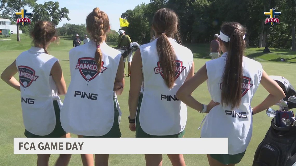 Kids get up-close connection with JDC pros for FCA Golf Gameday | wqad.com