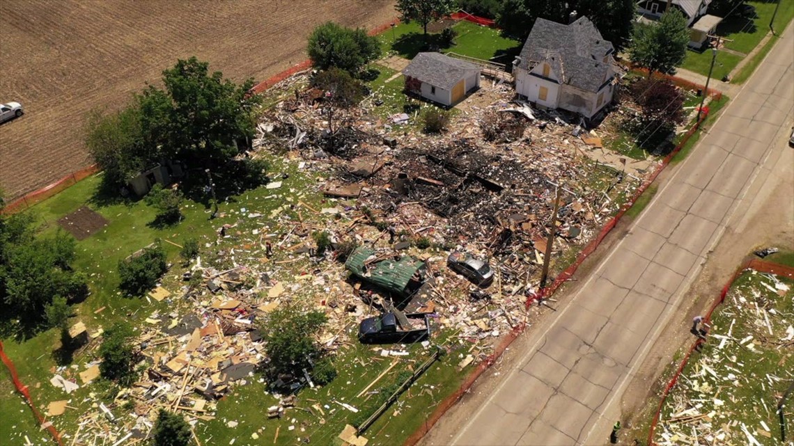 Neighbors clean up after house explosion claims the lives of two in ...