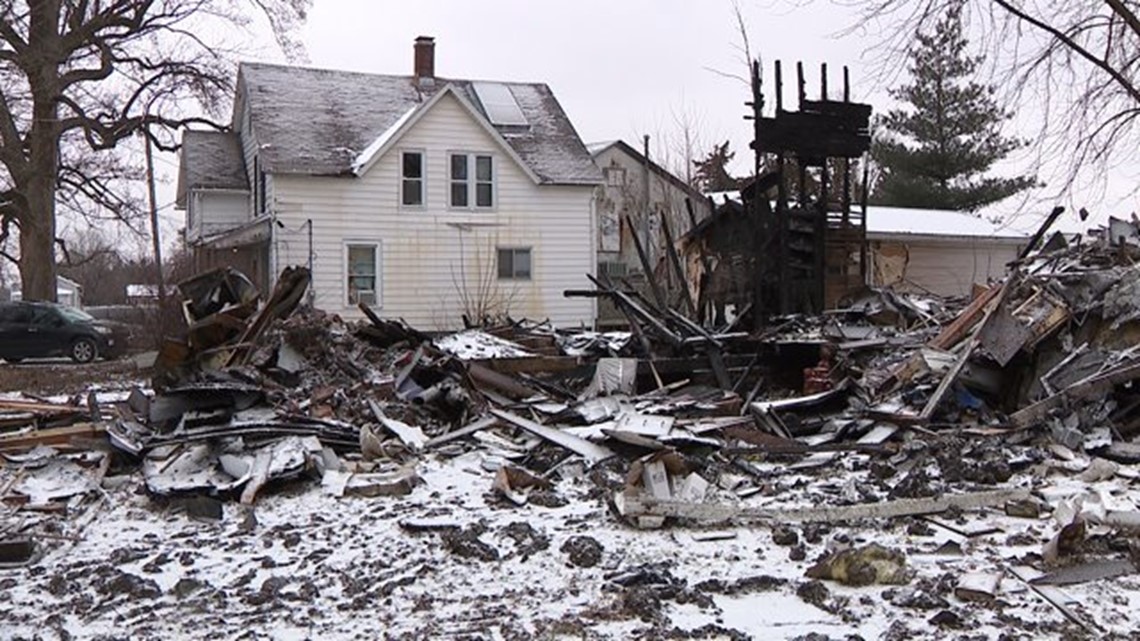 Kewanee man survives explosion by escaping before house collapses ...