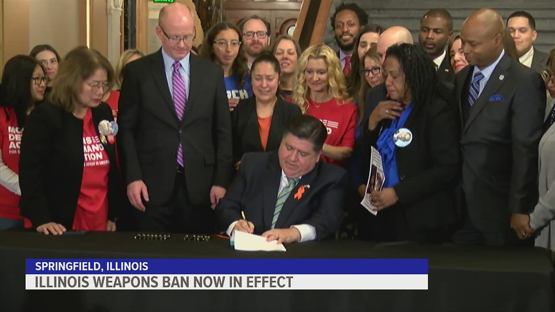 Pritzker signs Illinois assault weapons ban into law | wqad.com