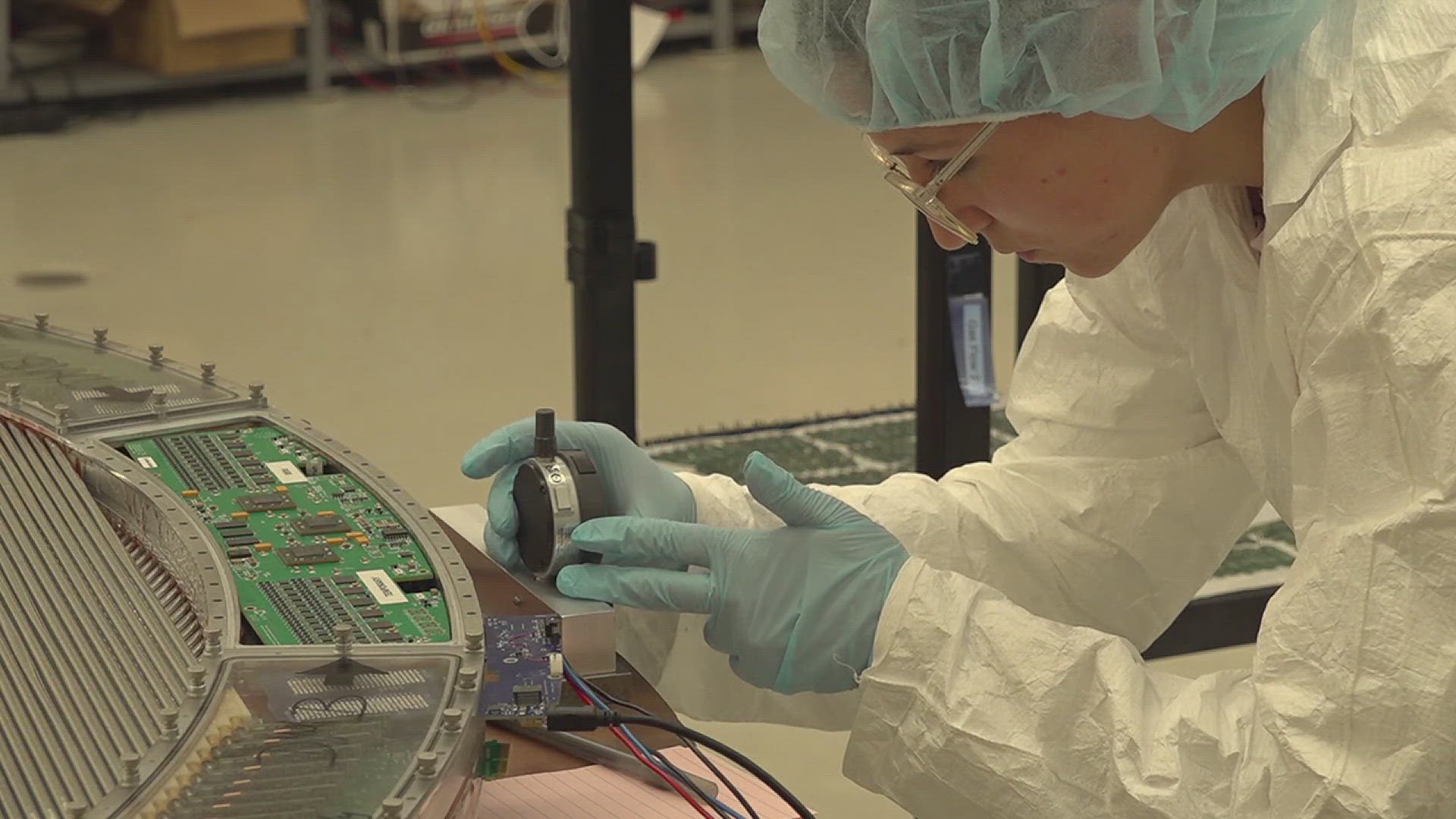 Monmouth College students spend their summer at Fermilab physics laboratory | wqad.com