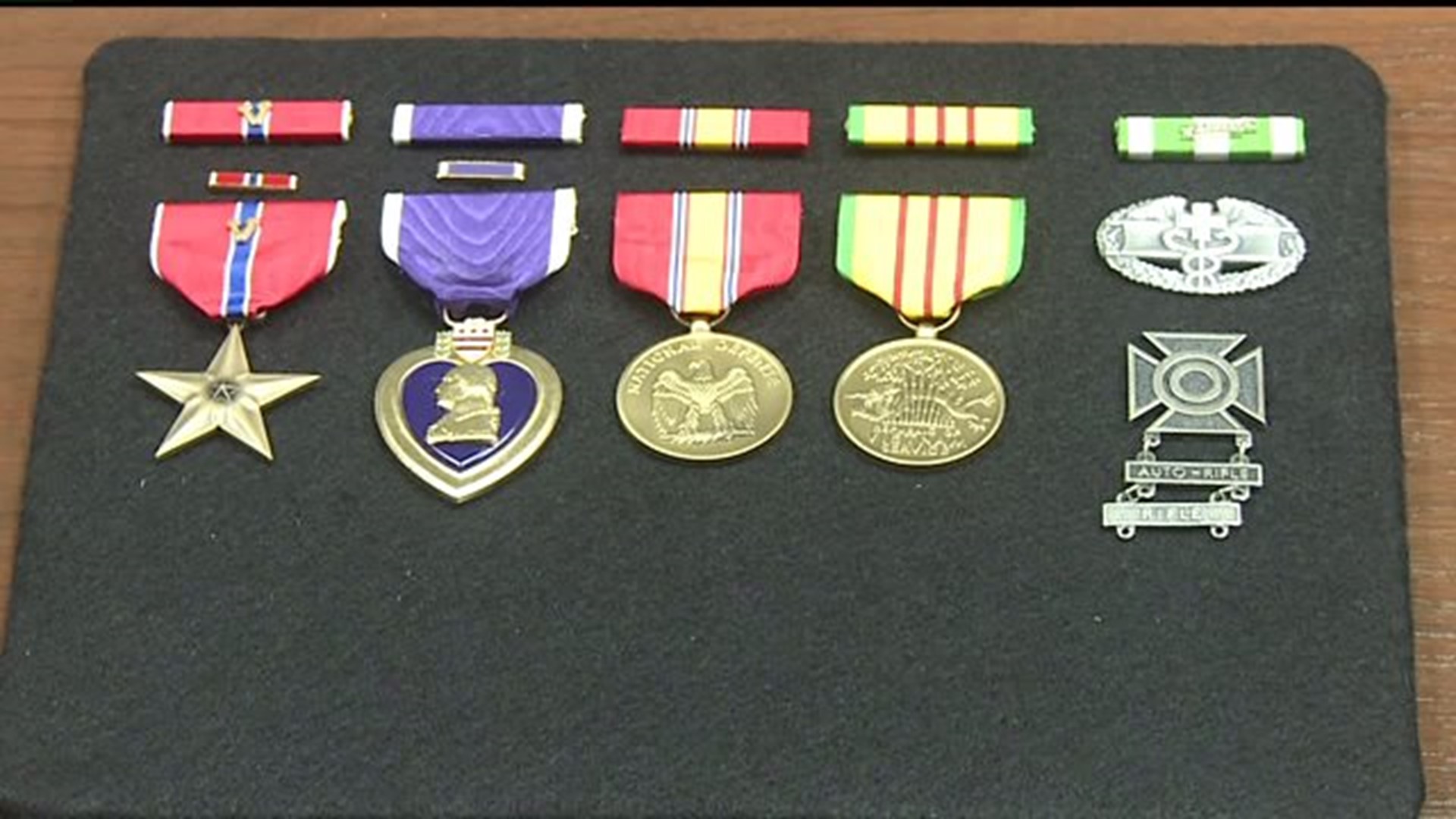 Veteran gets his medals back after losing them in a fire 30 years prior ...